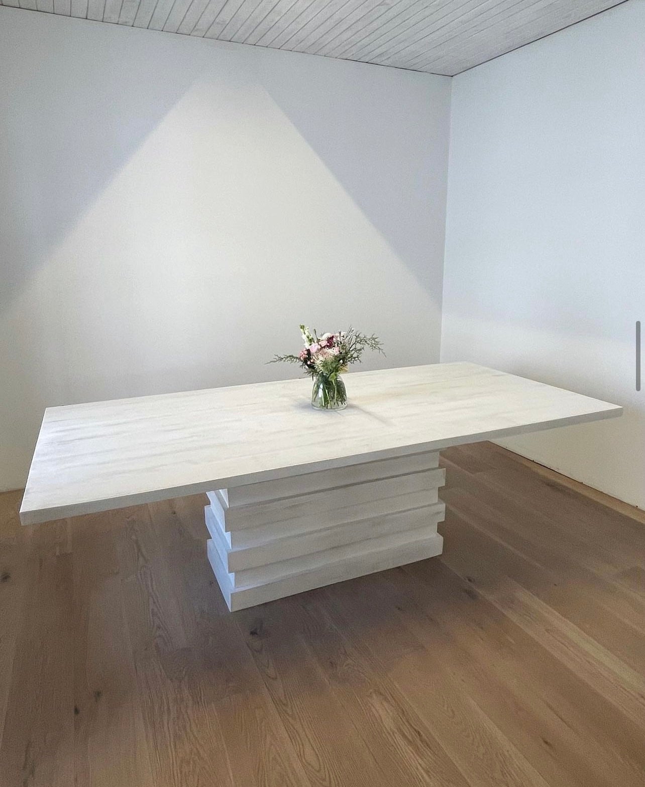 Charlotte Table – Alexander Designs